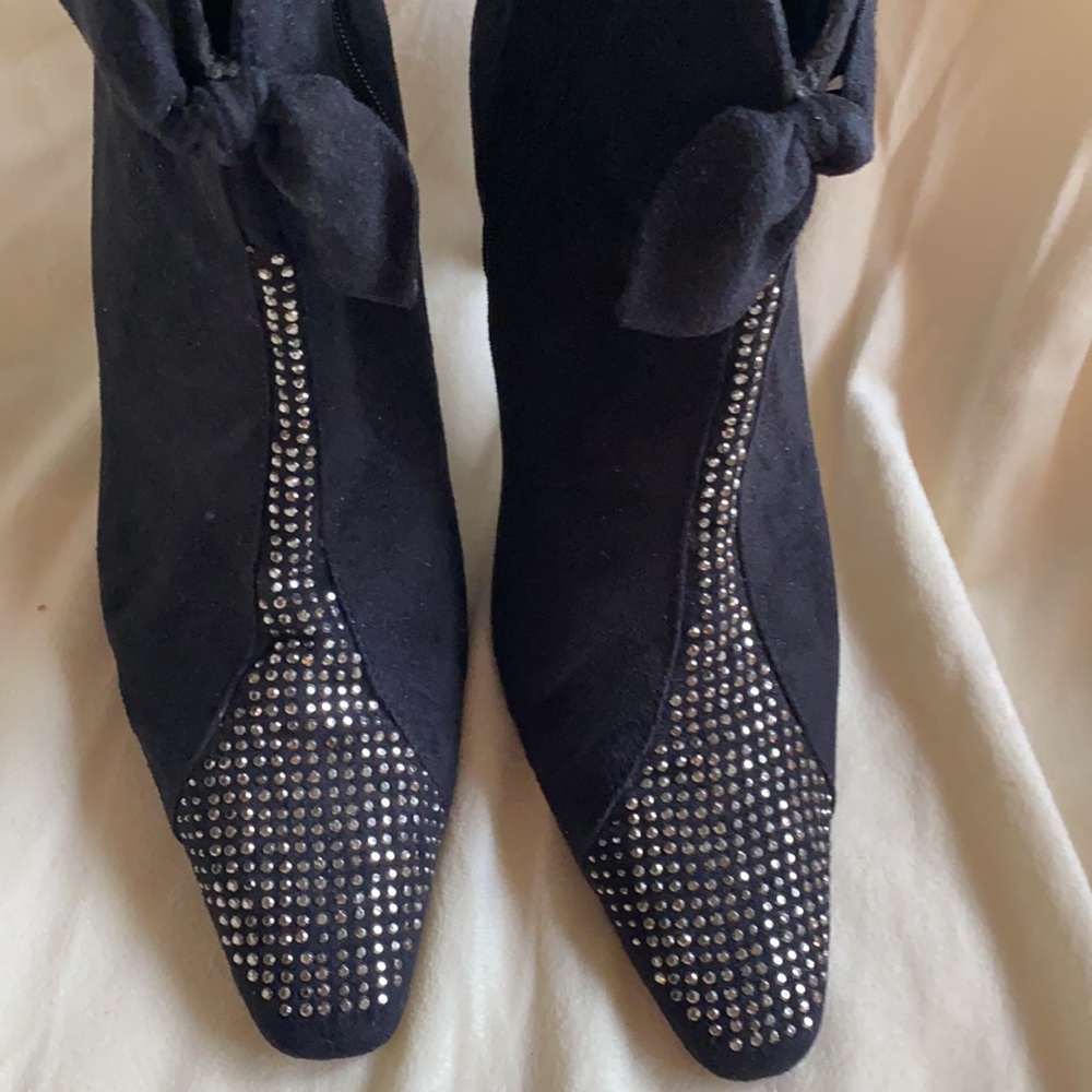 Beautiful Black Sparkly Details Booties - Gem